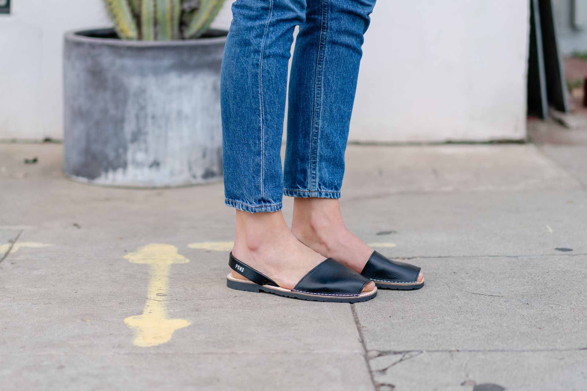 Black Sandals by Pons, the go-to staple | Avarcas USA - Official Pons Shoes